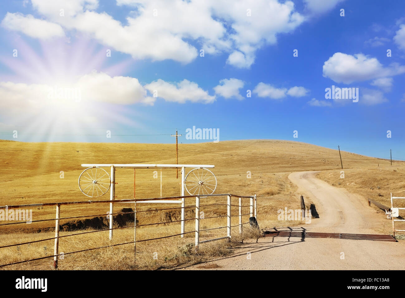 Unpaved desert road hi-res stock photography and images - Alamy