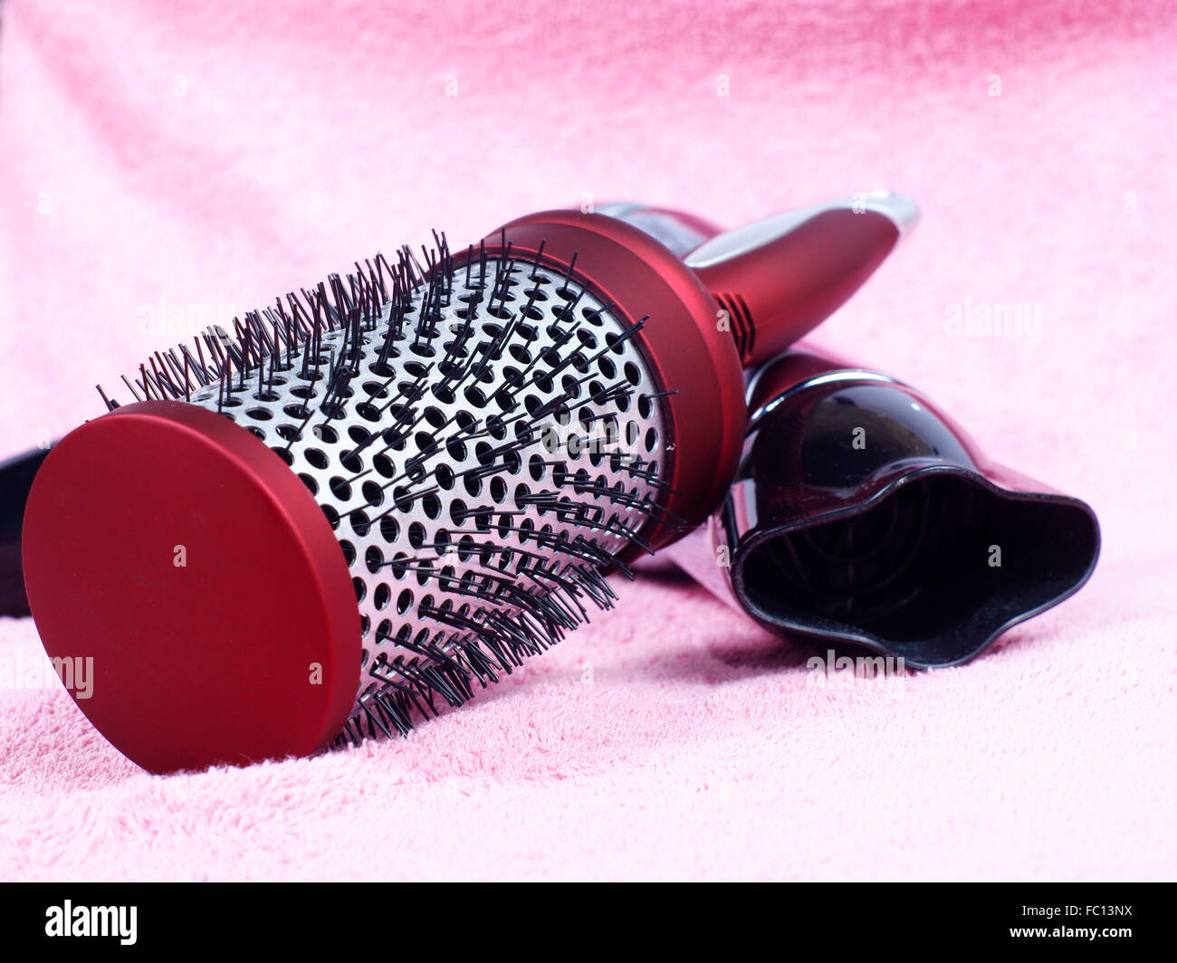 Round comb hi-res stock photography and images - Alamy