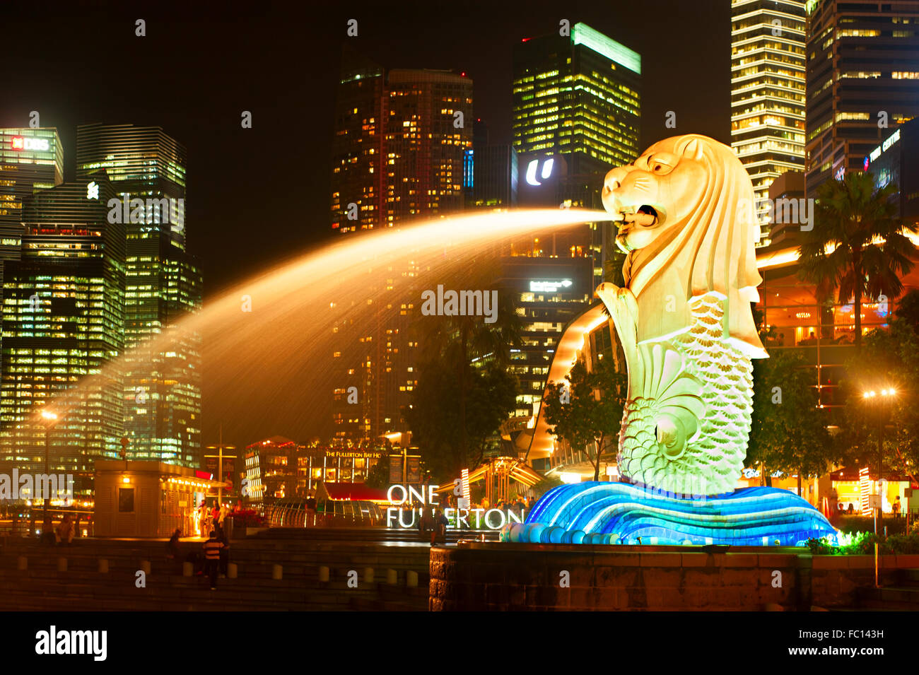 Merlion singapore statue hi-res stock photography and images - Alamy