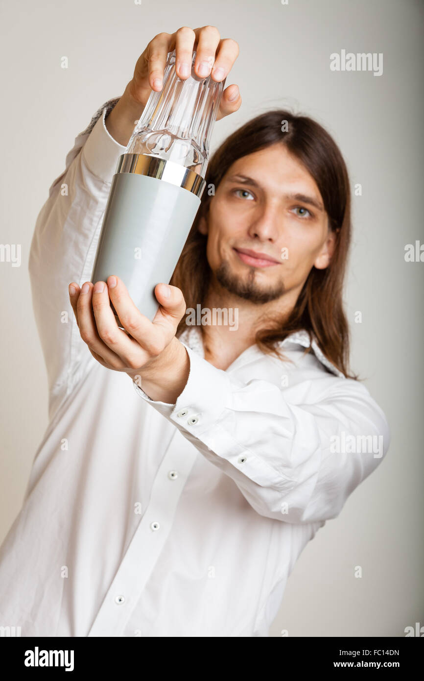 Man cocktail shaking hi-res stock photography and images - Alamy