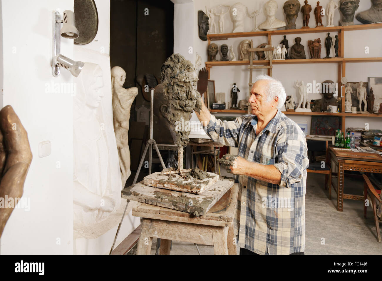 Sculptor modelling hi-res stock photography and images - Alamy