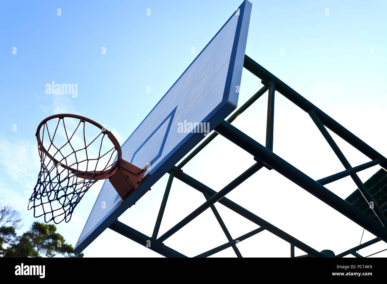 College basketball court ball hi-res stock photography and images - Alamy