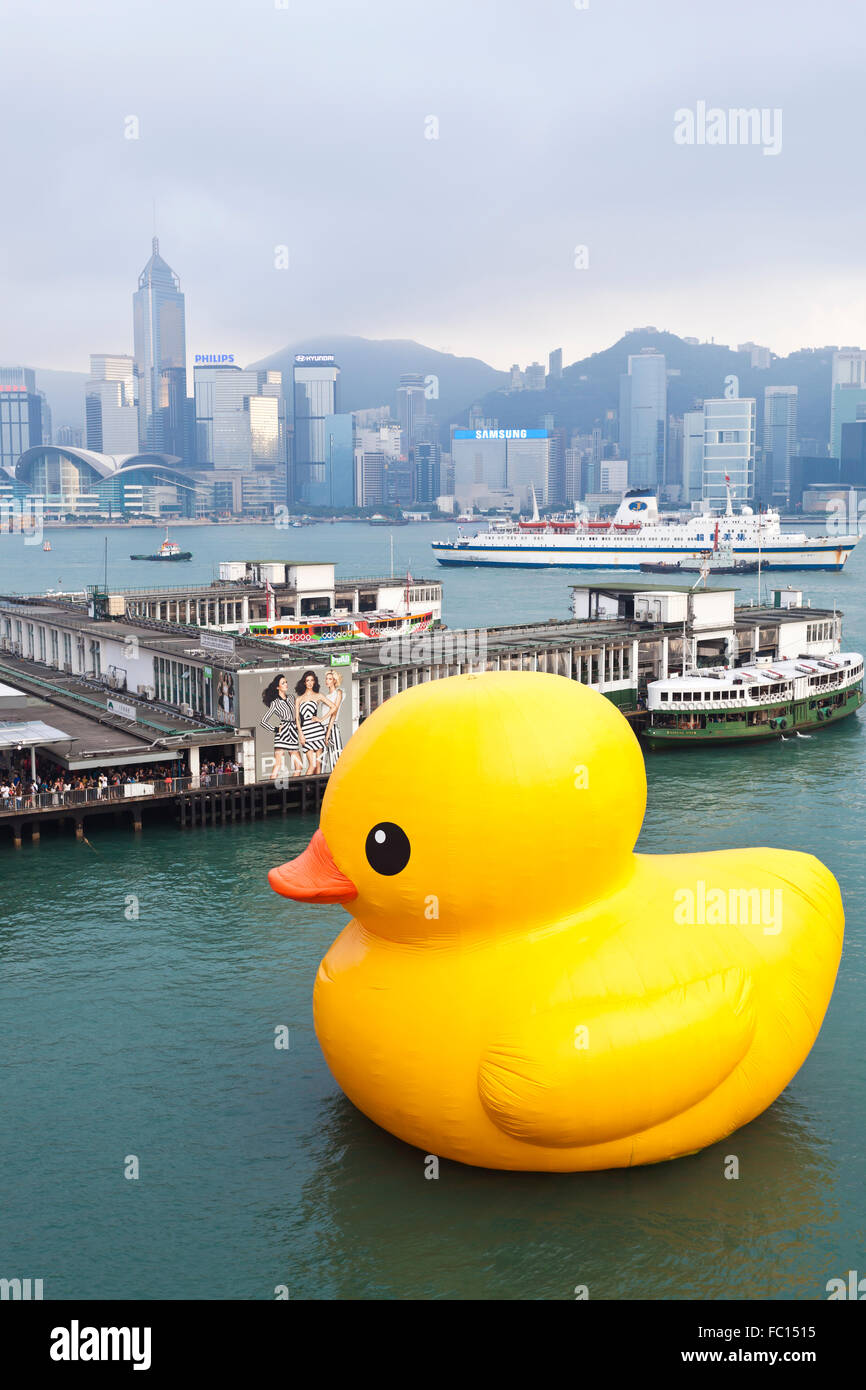 HONG KONG - MAY 6 : Giant Rubber Duck floating in Victoria Harbor on ...