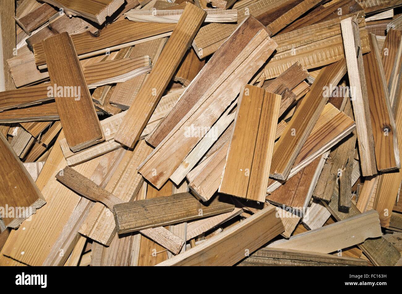 Pile kindling hi-res stock photography and images - Alamy
