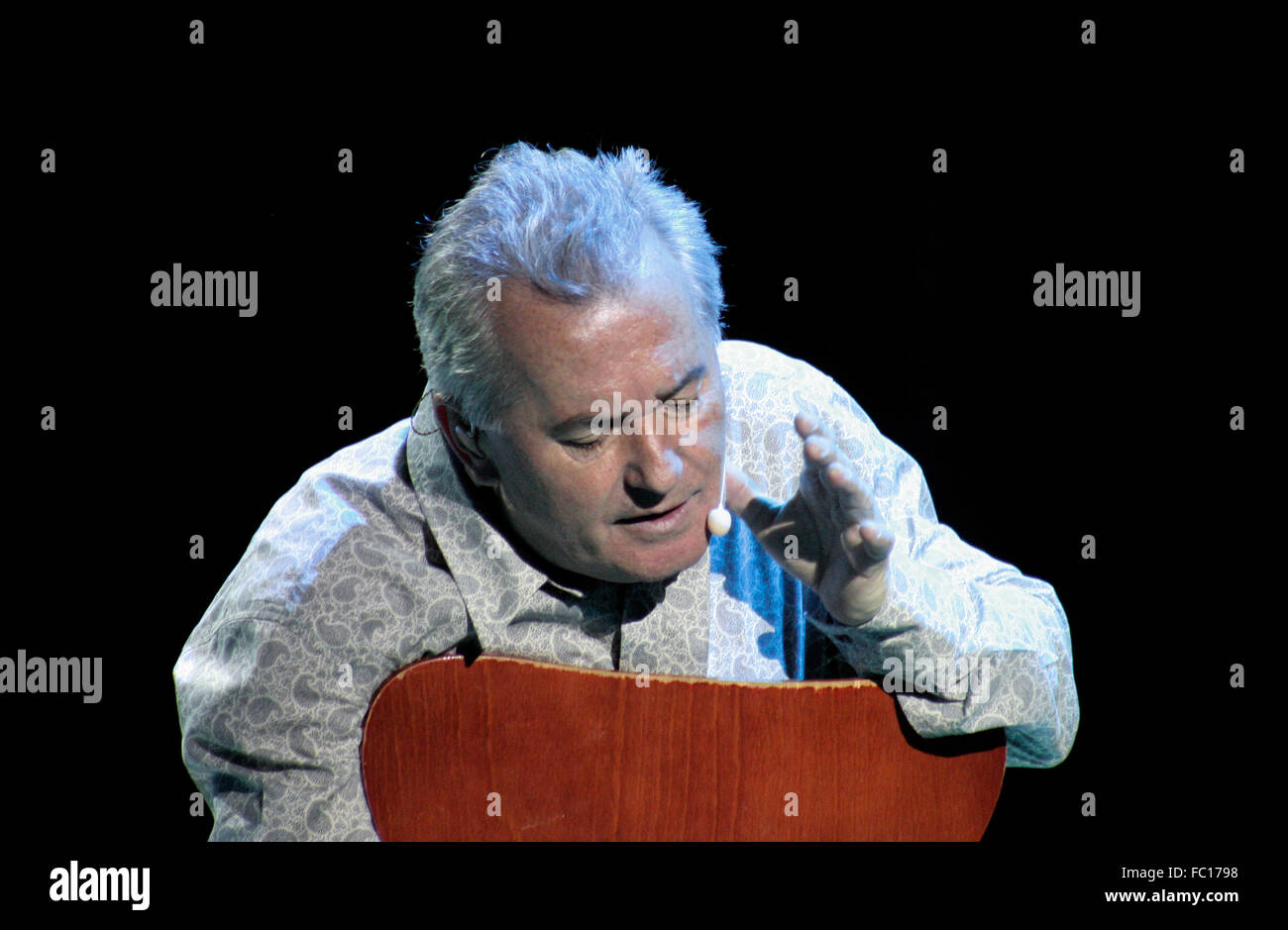 Victor manuel singer hi-res stock photography and images - Alamy