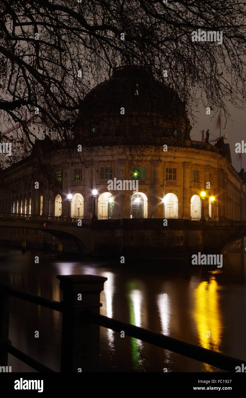 Altes museum illuminated hi-res stock photography and images - Alamy