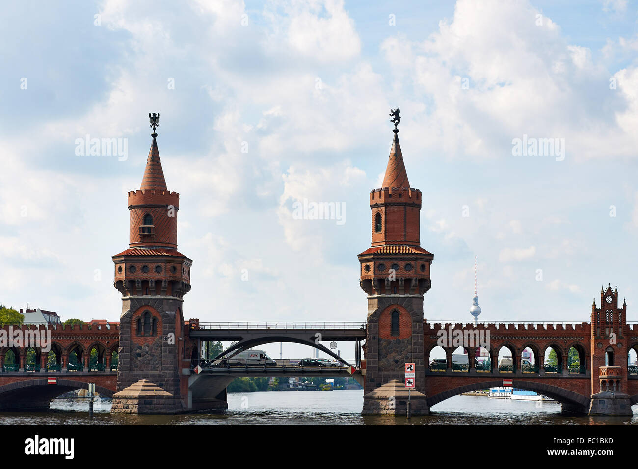 Berlin bridges hi-res stock photography and images - Alamy
