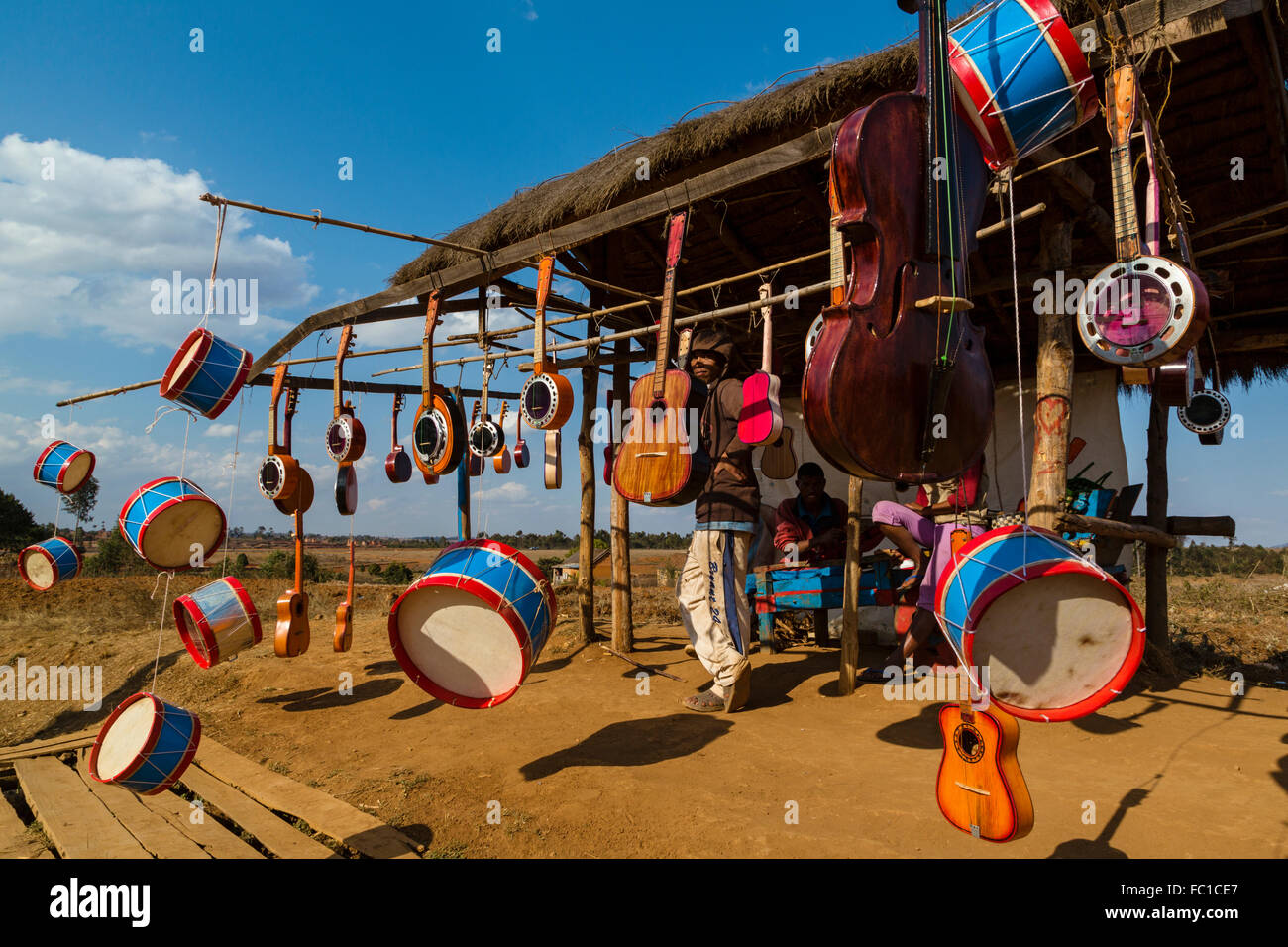 Madagascar musical instruments hi-res stock photography and images - Alamy