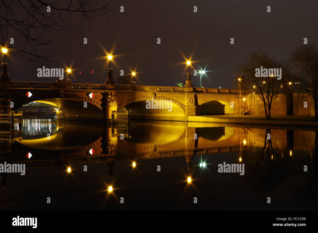 moltke bridge in berlin at night Stock Photo - Alamy