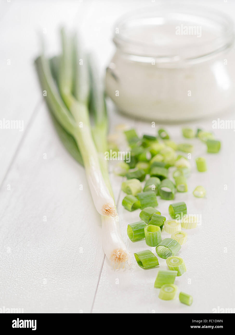 Onions on tray hi-res stock photography and images - Alamy