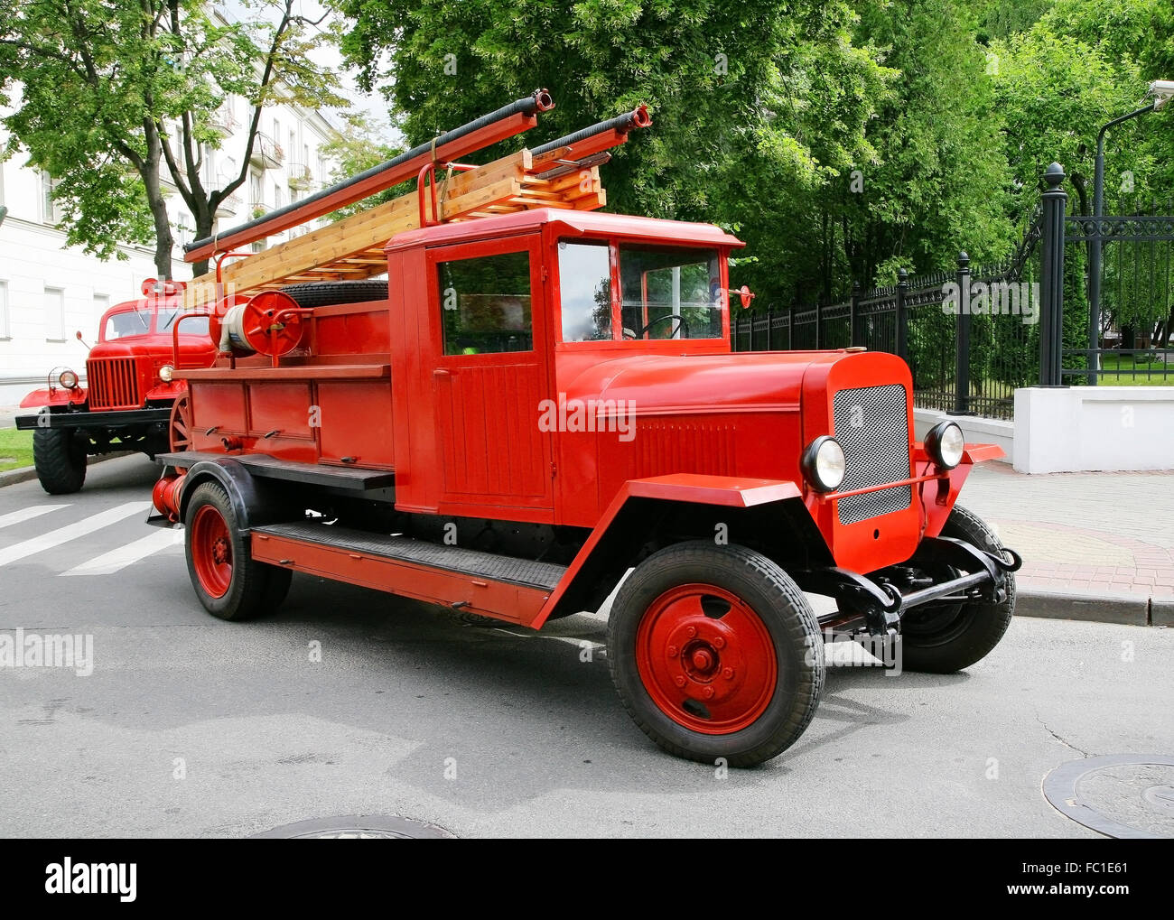 Old red fire truck hi-res stock photography and images - Alamy