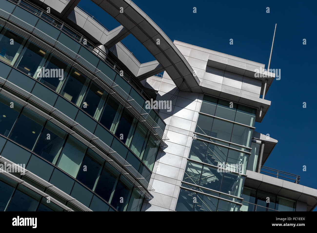 Edinburgh office building hi-res stock photography and images - Alamy