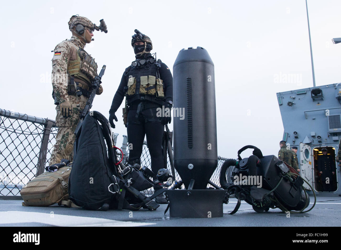 Kiel, Germany. 19th Jan, 2016. German commando frogmen of the German ...