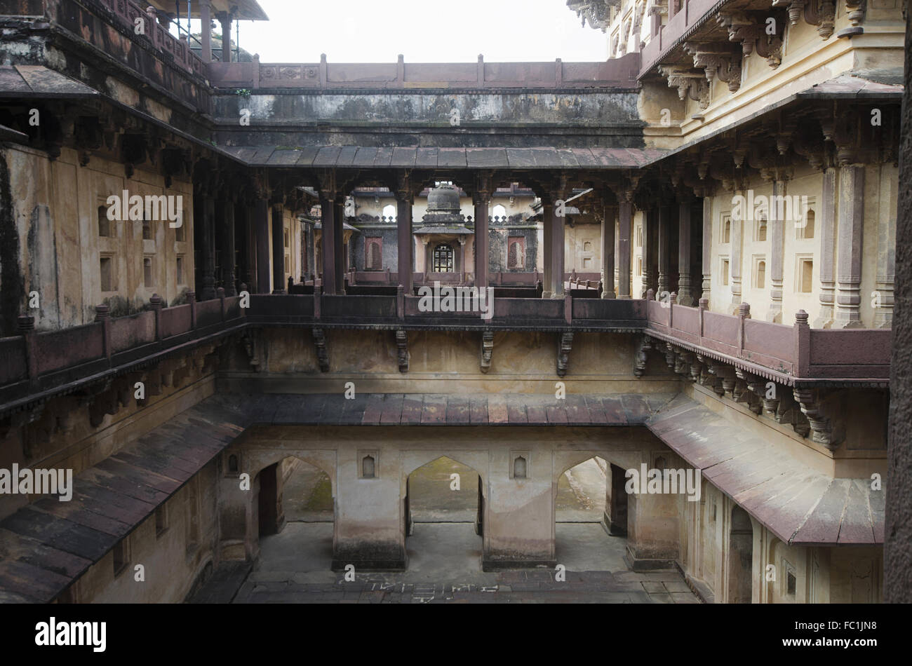 Interior view of Datia Palace. Also known as Bir Singh Palace or Bir ...