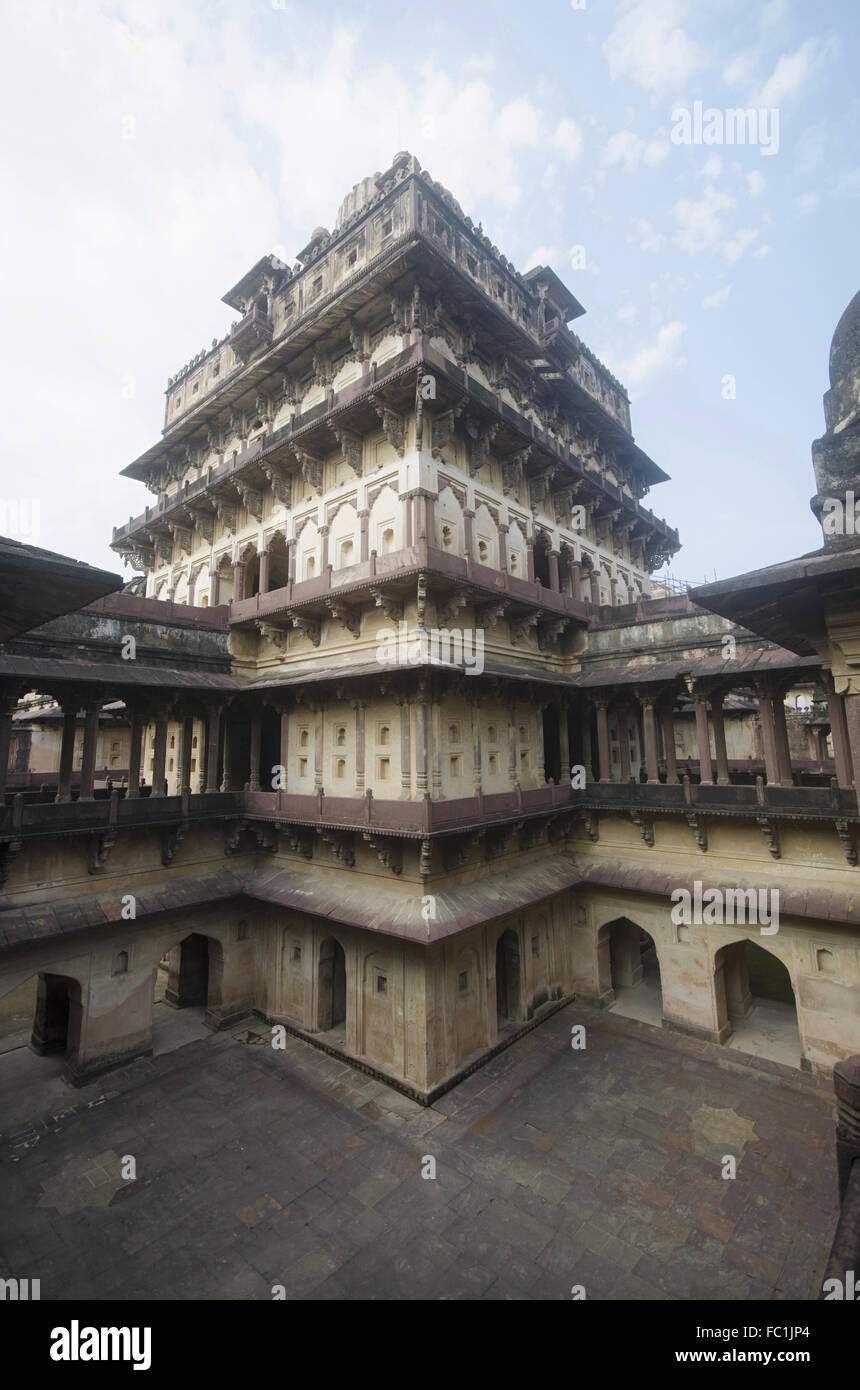 Interior view of Datia Palace. Also known as Bir Singh Palace or Bir ...