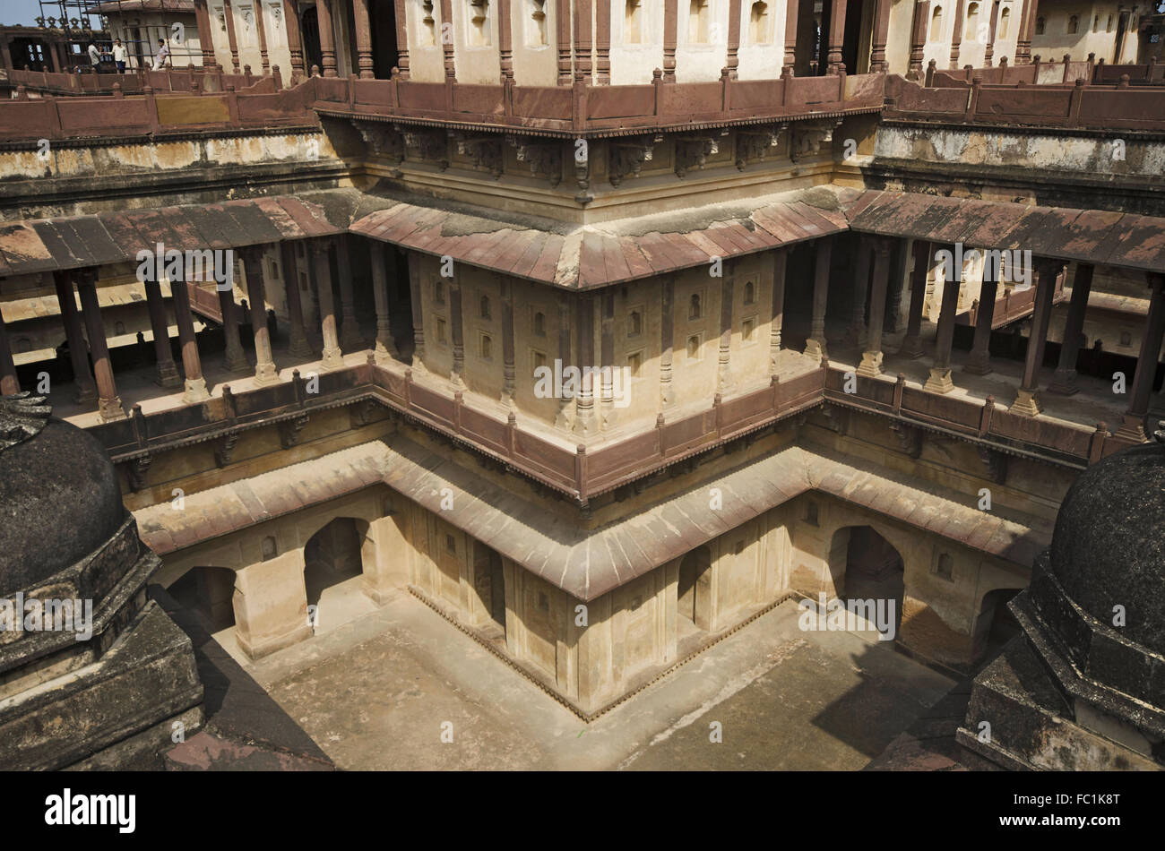 Interior view of Datia Palace. Also known as Bir Singh Palace or Bir ...