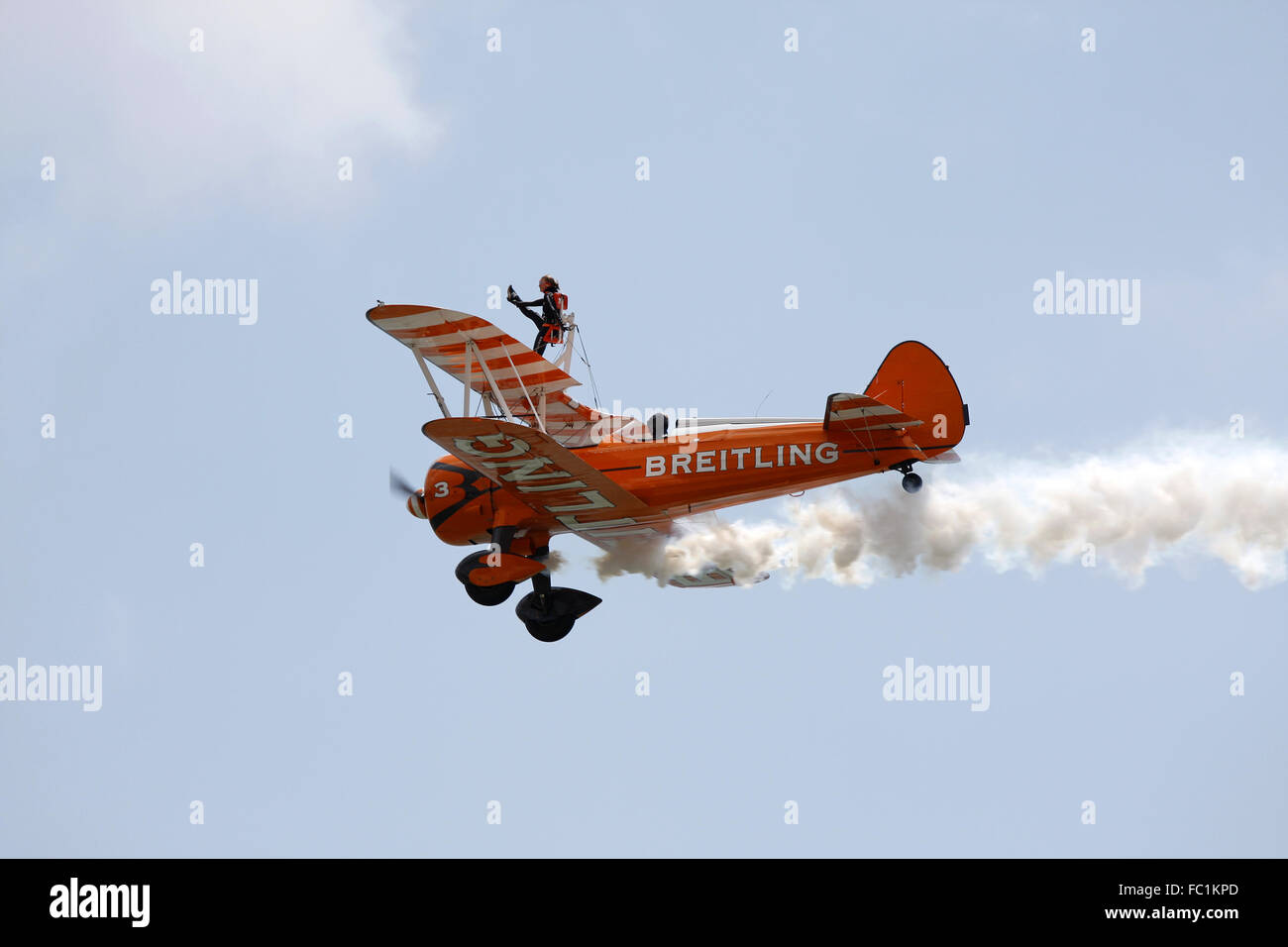 Vintage wing walker hi-res stock photography and images - Alamy