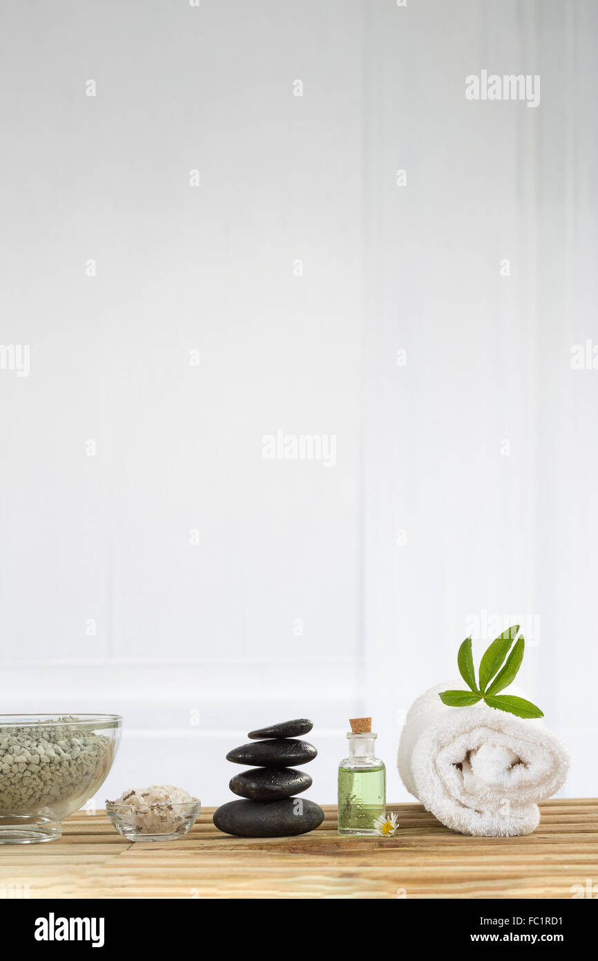 Pebble spa hi-res stock photography and images - Alamy