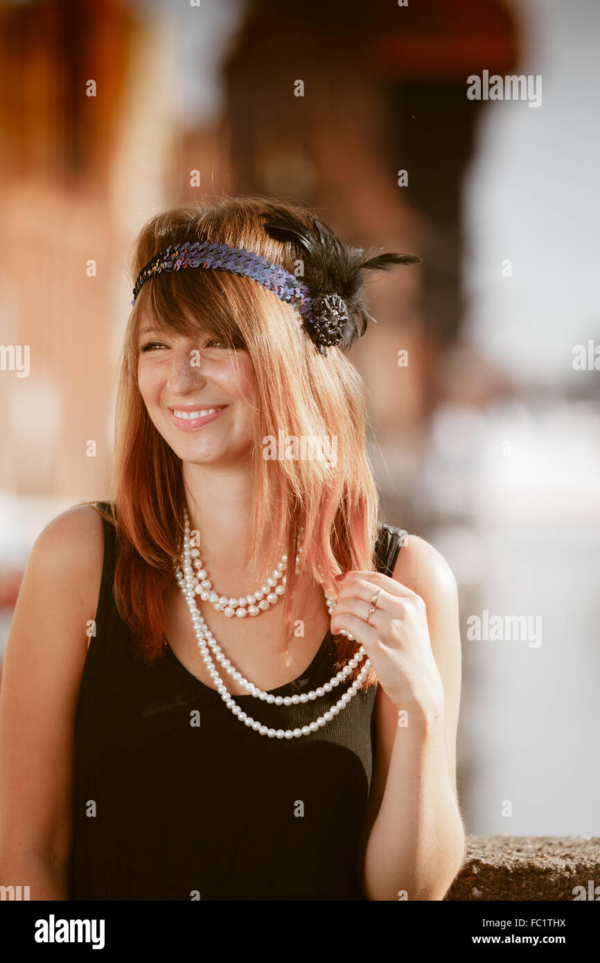 Flapper girl 1930s hi-res stock photography and images - Alamy