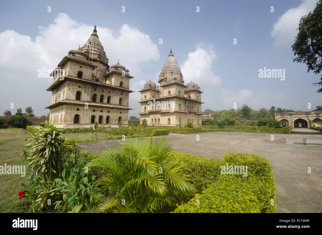 Royal chhatris of orchha hi-res stock photography and images - Alamy