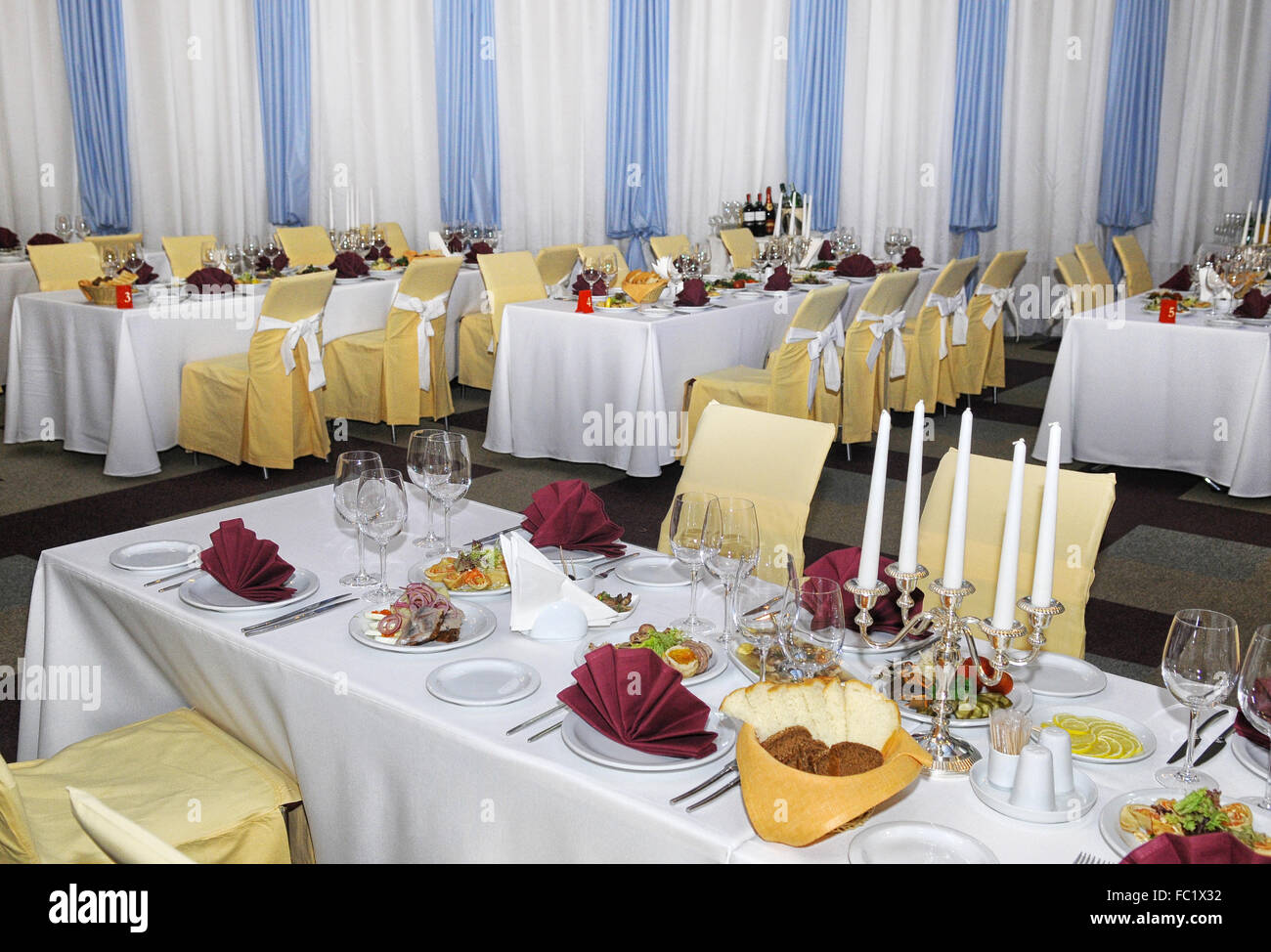 Restaurant tables served food buffet hi-res stock photography and ...