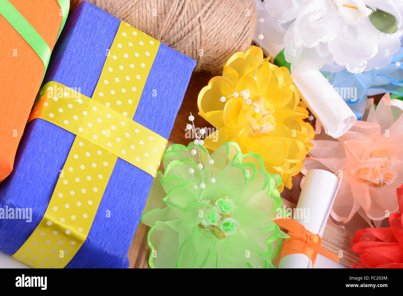 Gift box set different hi-res stock photography and images - Alamy