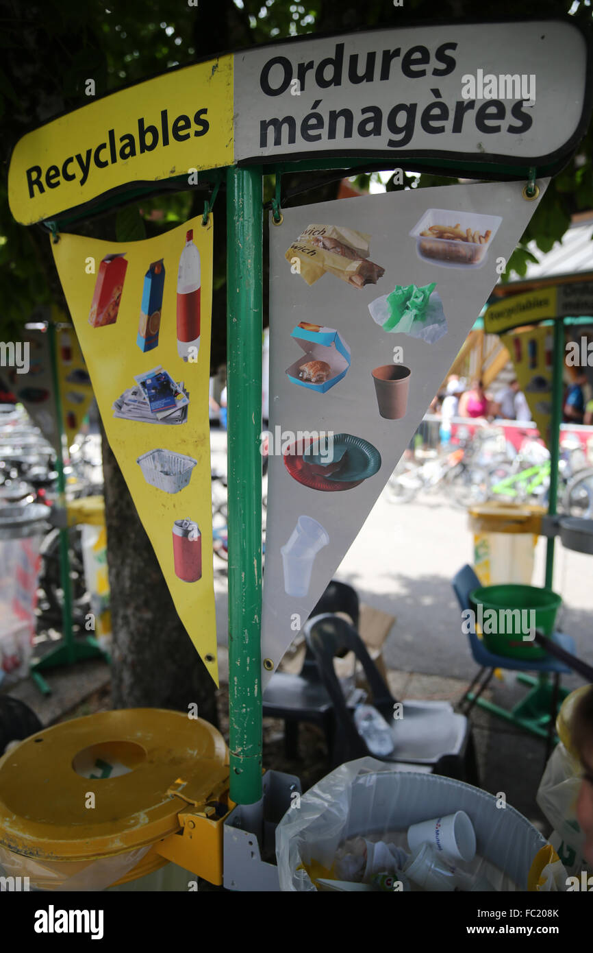Recycling bins france hi-res stock photography and images - Alamy