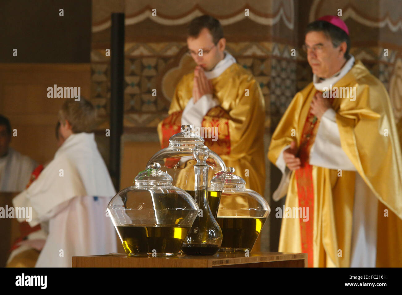 Chrism mass hi-res stock photography and images - Alamy