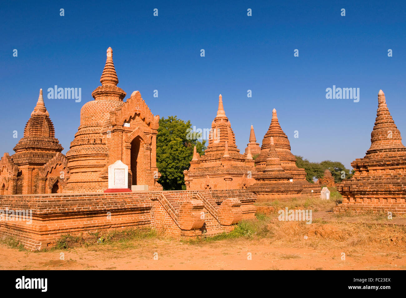 Pretty temples hi-res stock photography and images - Alamy