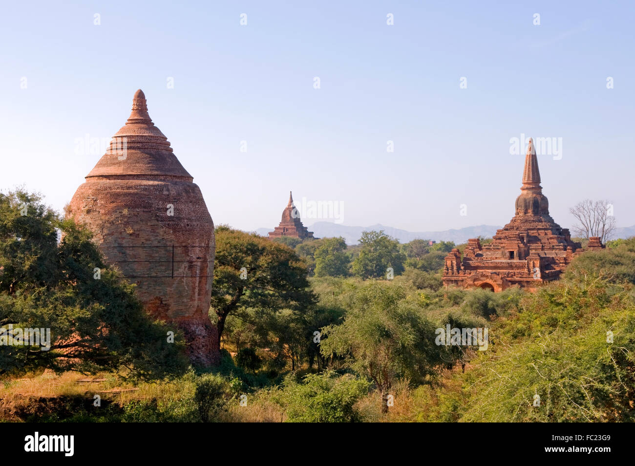 Bagan temples pagodas view myanmar hi-res stock photography and images ...