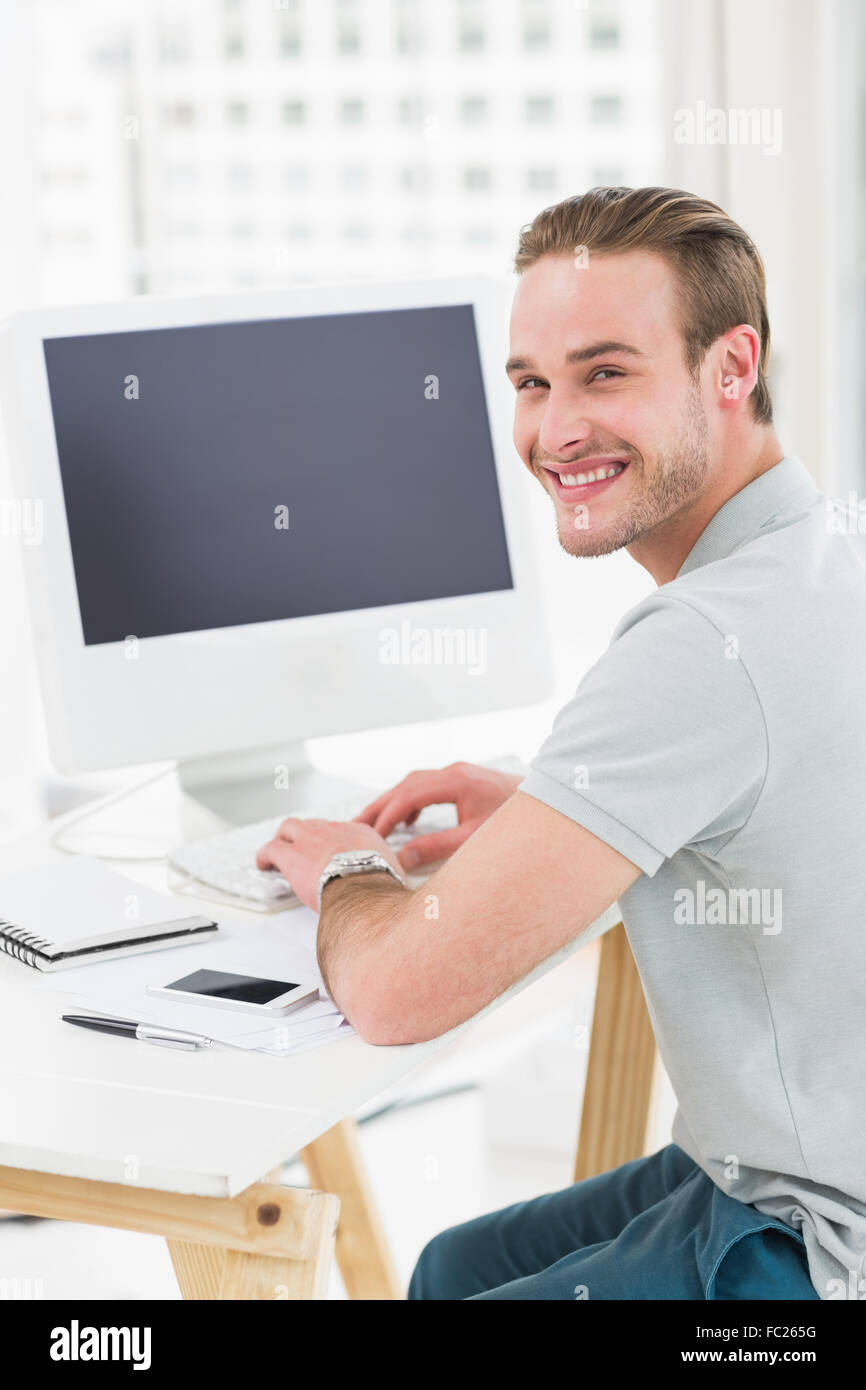 Man desk office sheets computer hi-res stock photography and images - Alamy