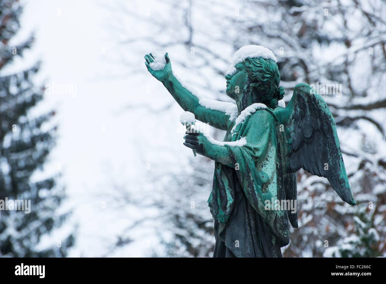 Dorotheenstadt cemetery Berlin, Angel grave of Daniel Rauch, Germany ...