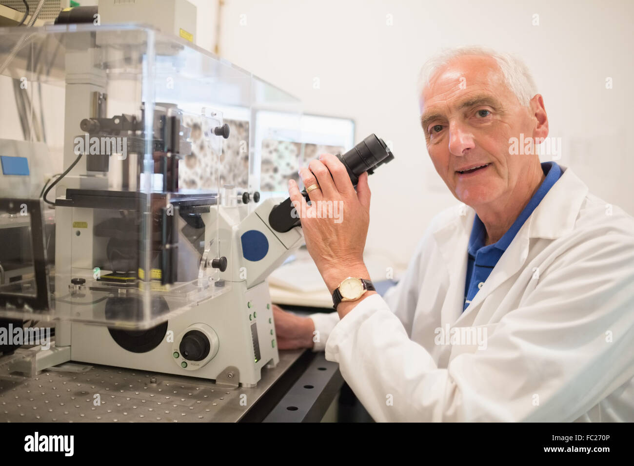 Biochemist hi-res stock photography and images - Alamy