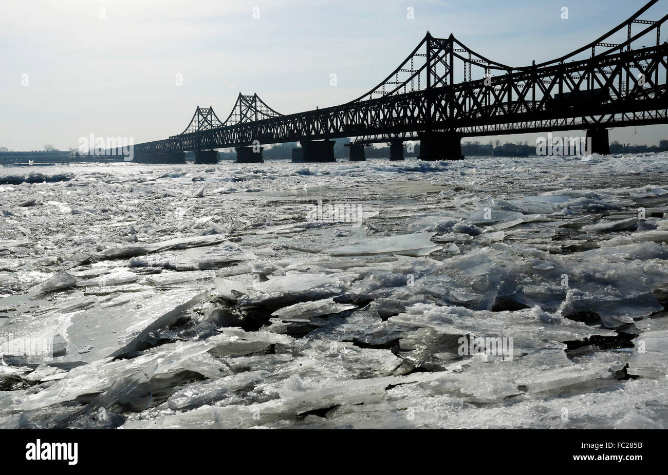 Yalu hi-res stock photography and images - Alamy