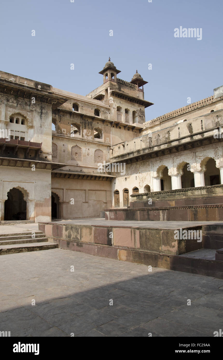 Interior raj mahal palace orchha hi-res stock photography and images ...