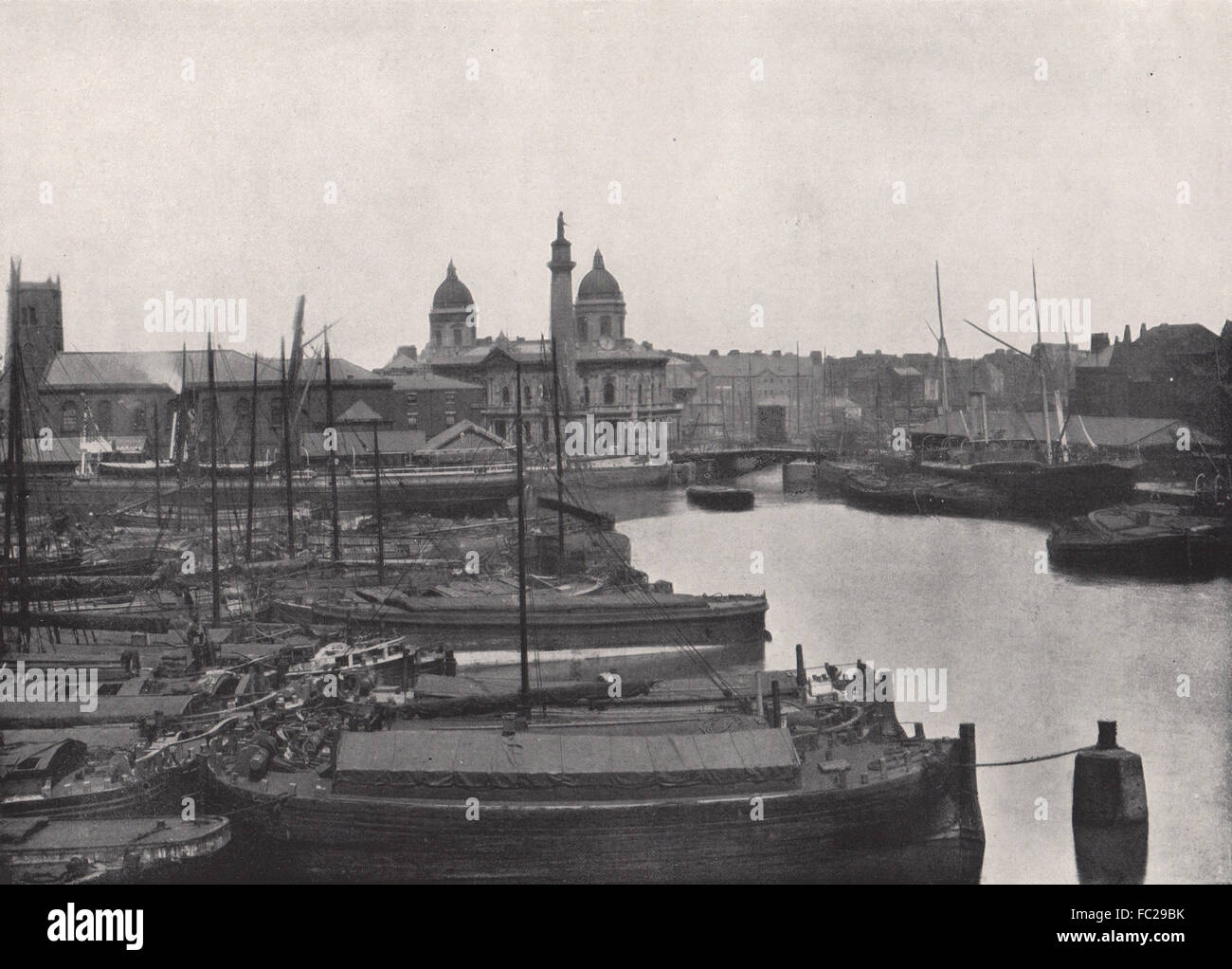 HULL. Prince's Dock. Wilberforce memorial & dock offices. Yorkshire ...