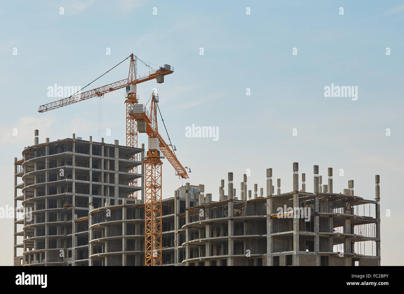 Construction of new apartment building Stock Photo - Alamy