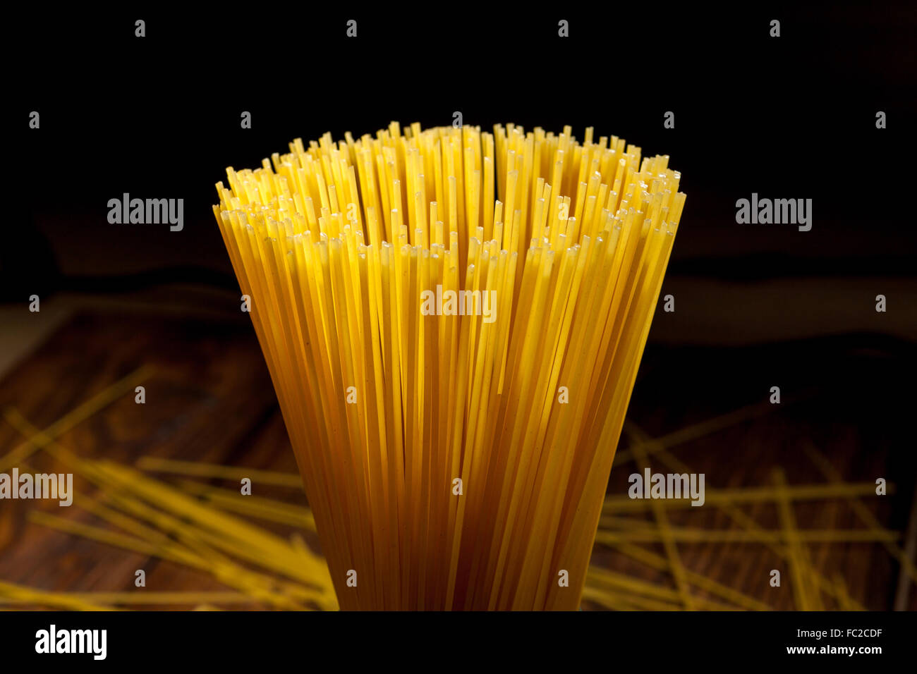 Uncooked spaghetti bag hi-res stock photography and images - Alamy