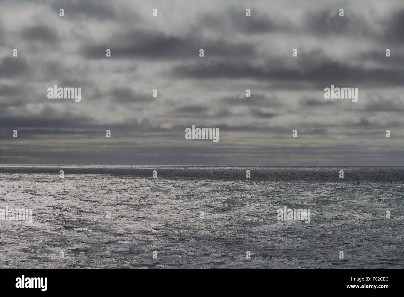 cold waves of the Arctic ocean Stock Photo - Alamy