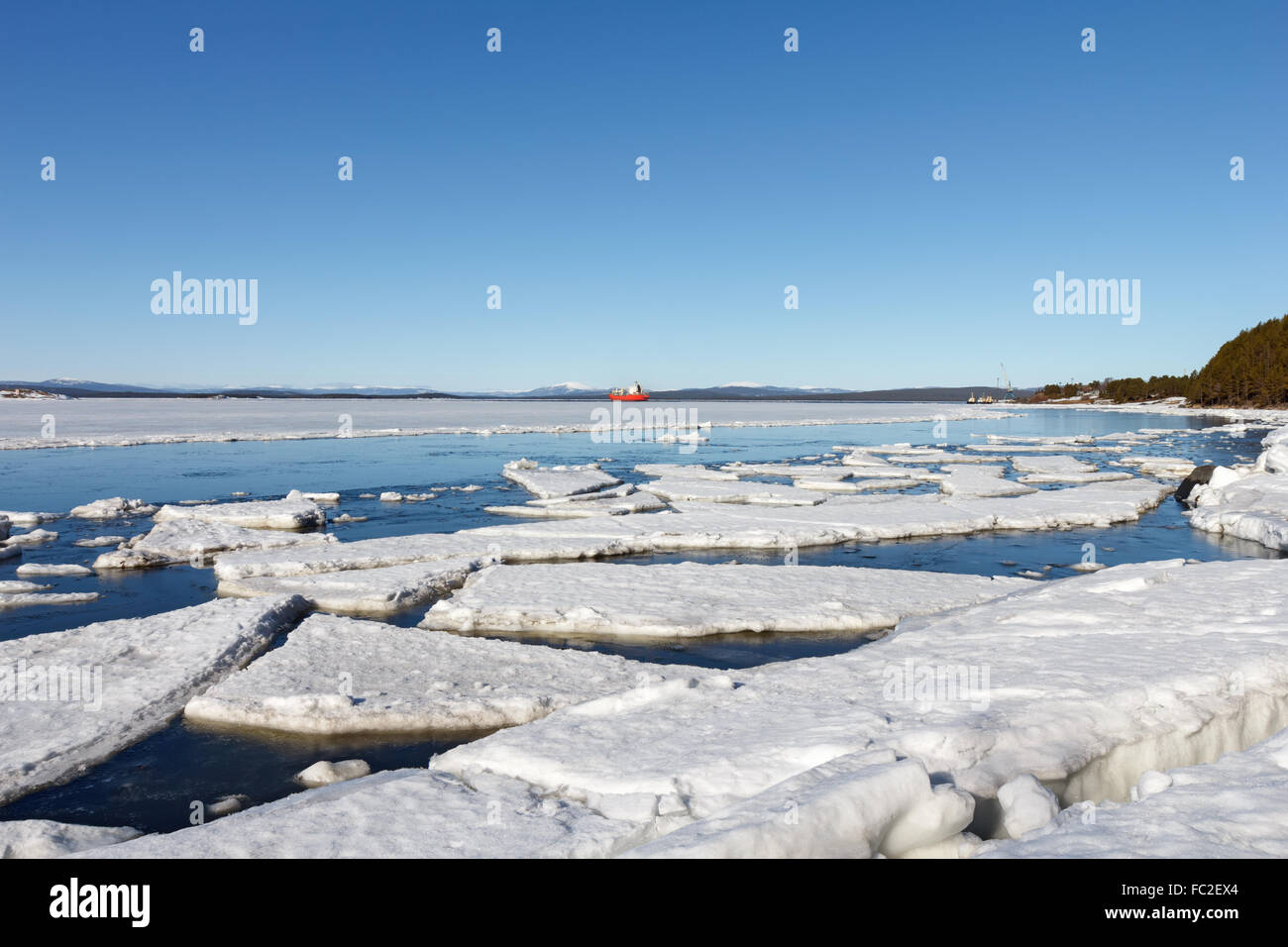 Sea ice is destroyed in the spring Stock Photo - Alamy