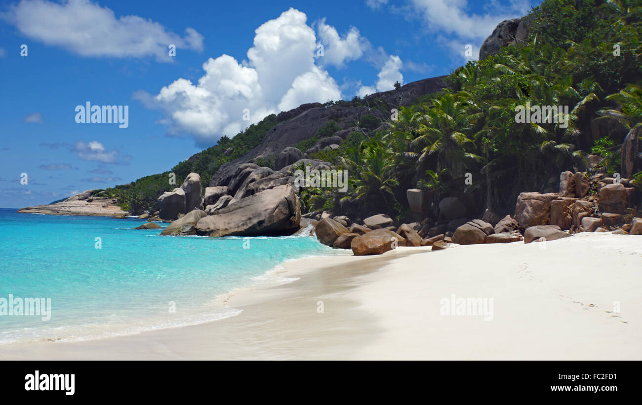 amazing natural beach on seychelles Stock Photo - Alamy