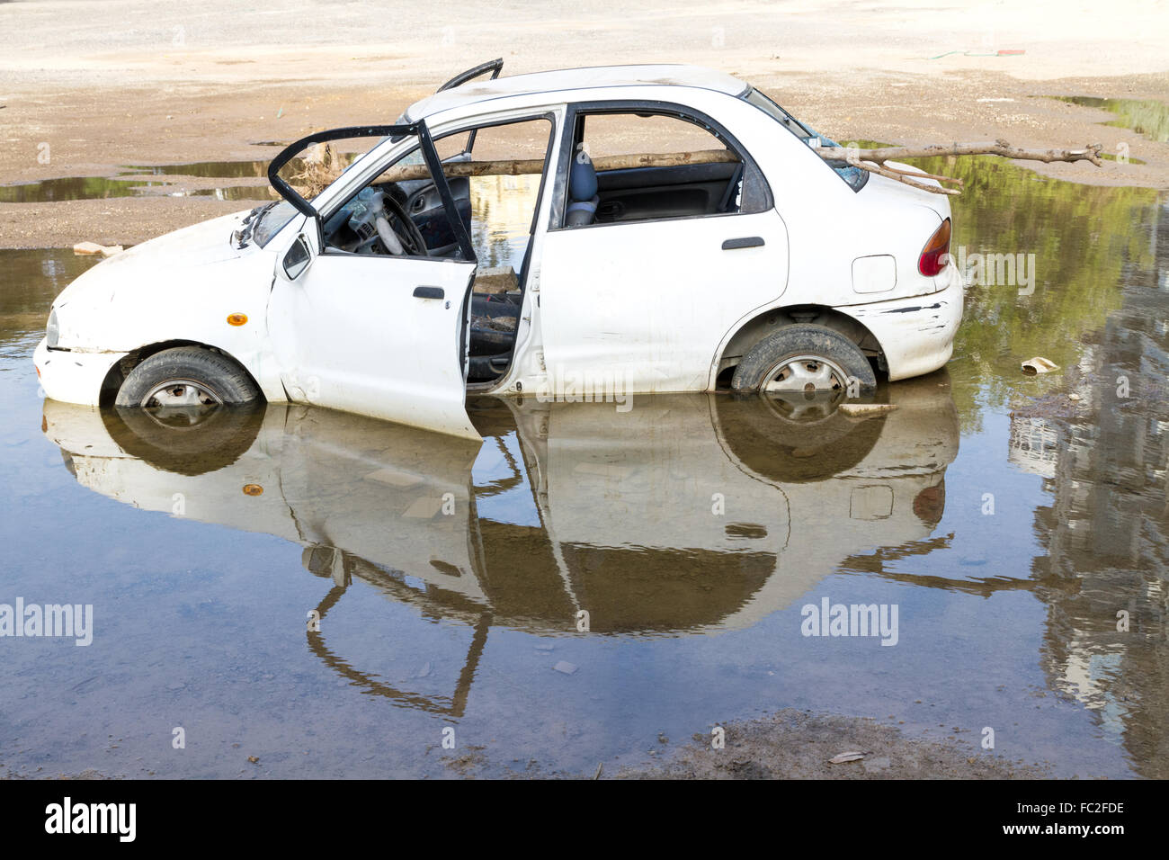Car stolen wheels white vehicle hi-res stock photography and images - Alamy