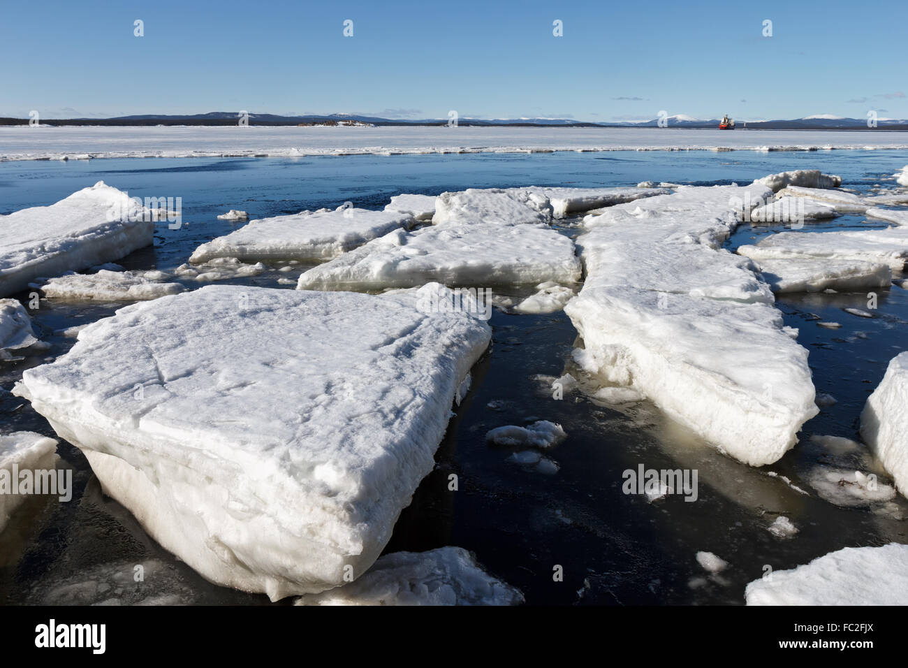 Melting arctic sea ice ship hi-res stock photography and images - Alamy
