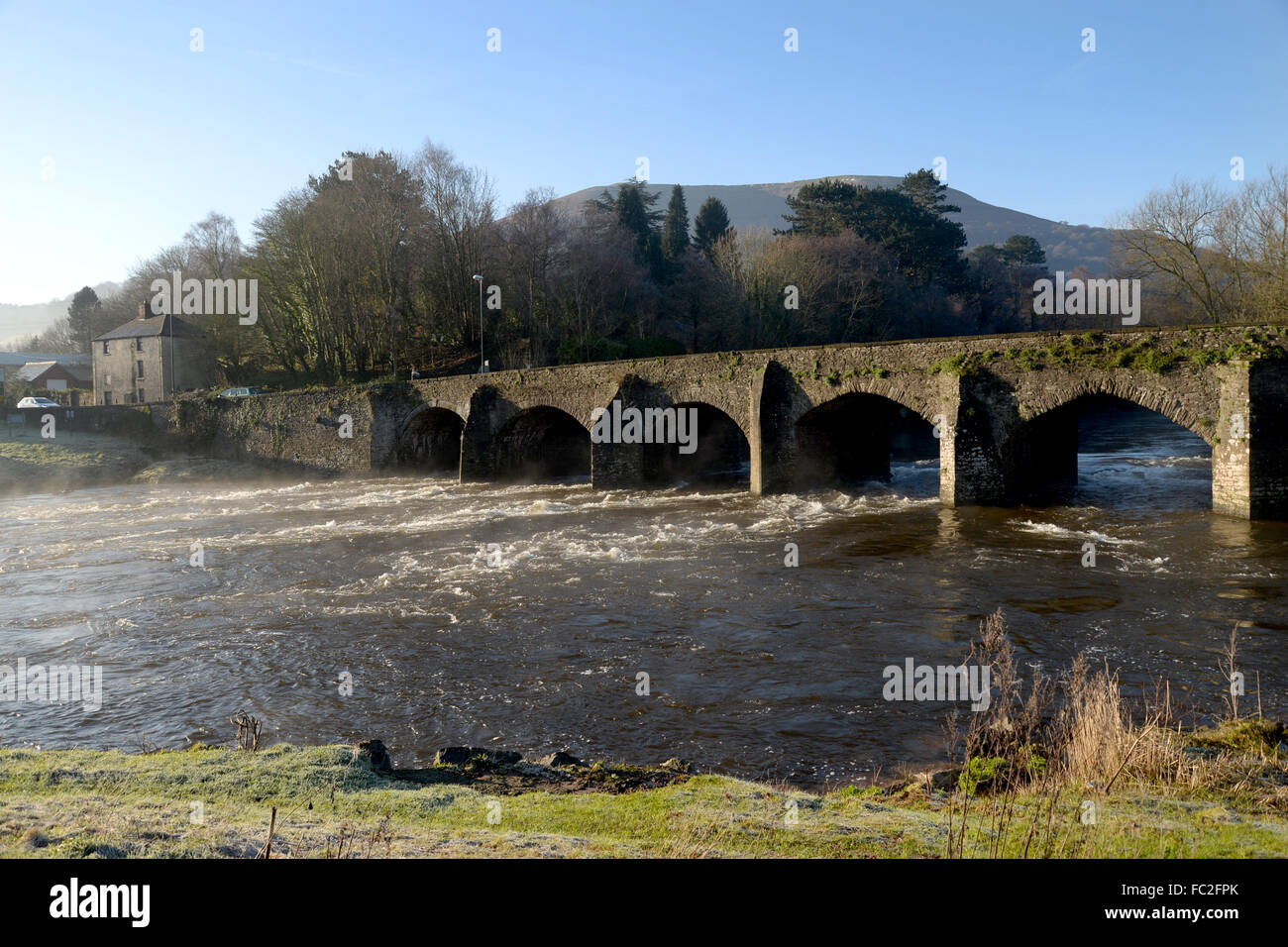 Abergavenny bridge usk hi-res stock photography and images - Alamy