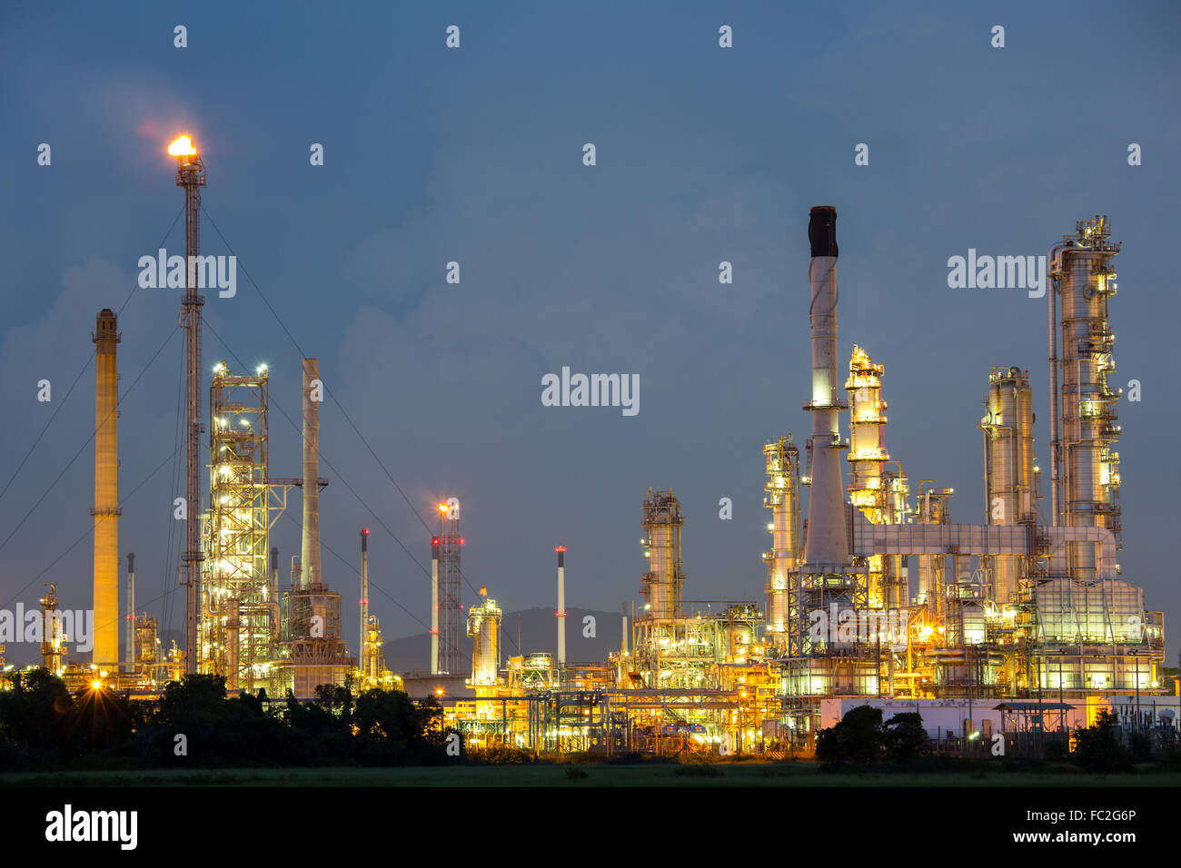 Oil Refinery Factory Stock Photo - Alamy