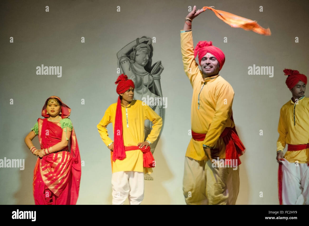 Madhya pradesh folk dance hi-res stock photography and images - Alamy