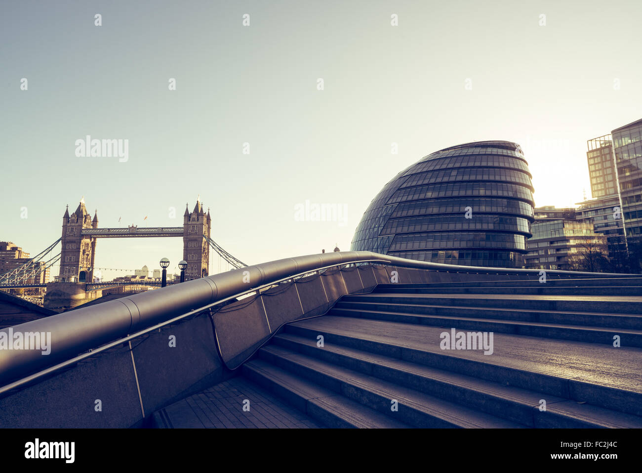 Looking towards tower bridge and city hall from the south Stock Photo ...