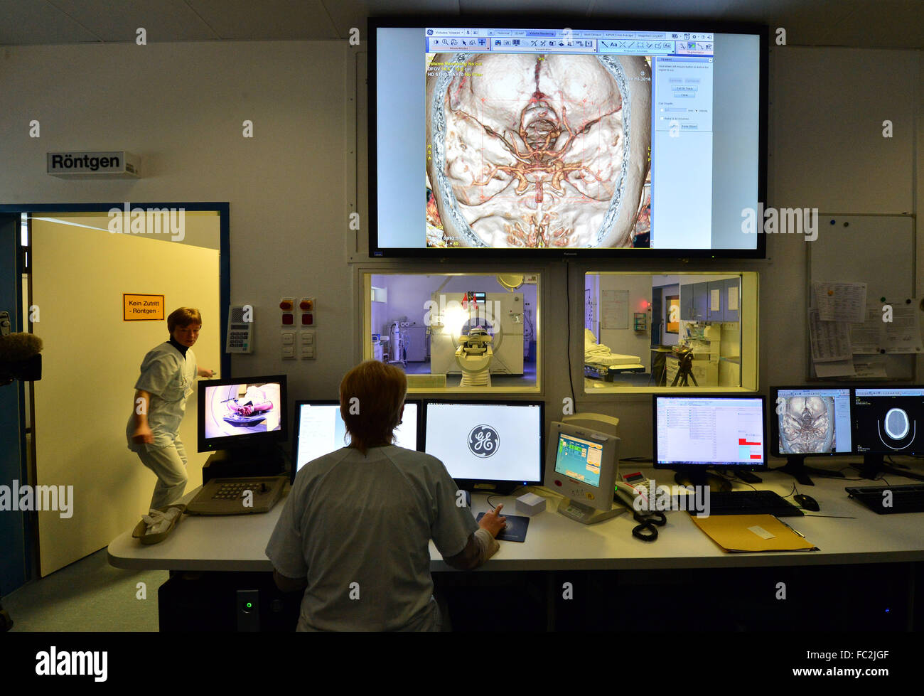 Revolution ct scanner in hospital hi-res stock photography and images ...