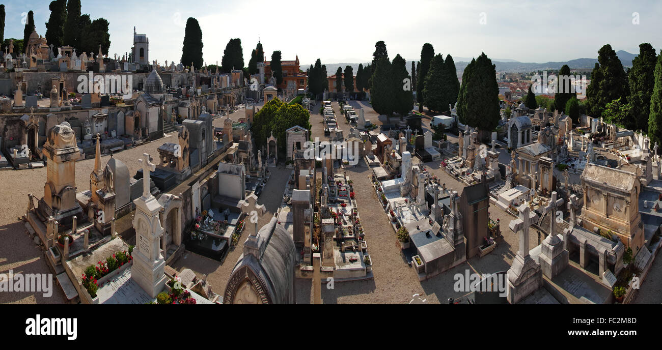 The cemetery Cimetiere du Ch├óteau in Nice Stock Photo - Alamy