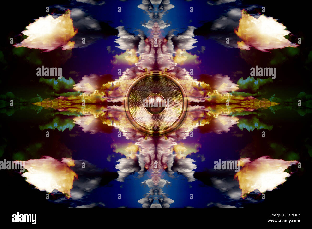 Music speaker on a cloud background Stock Photo - Alamy